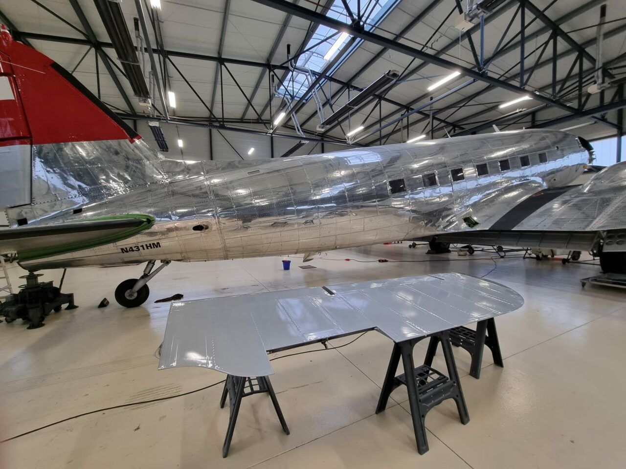 DC-3 Elevator Overhaul - Antique-classics.ch